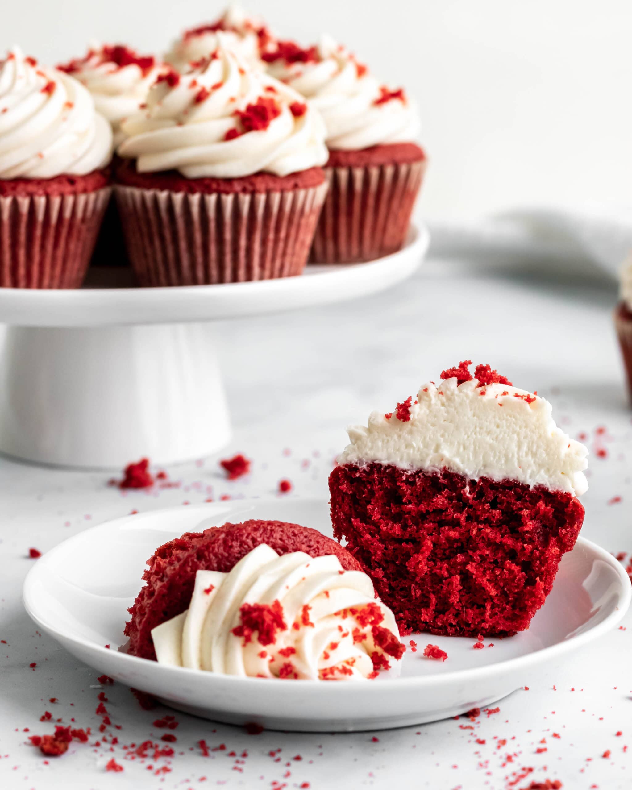 Easy Red Velvet Cupcakes with Cream Cheese Frosting | Bonni Bakery