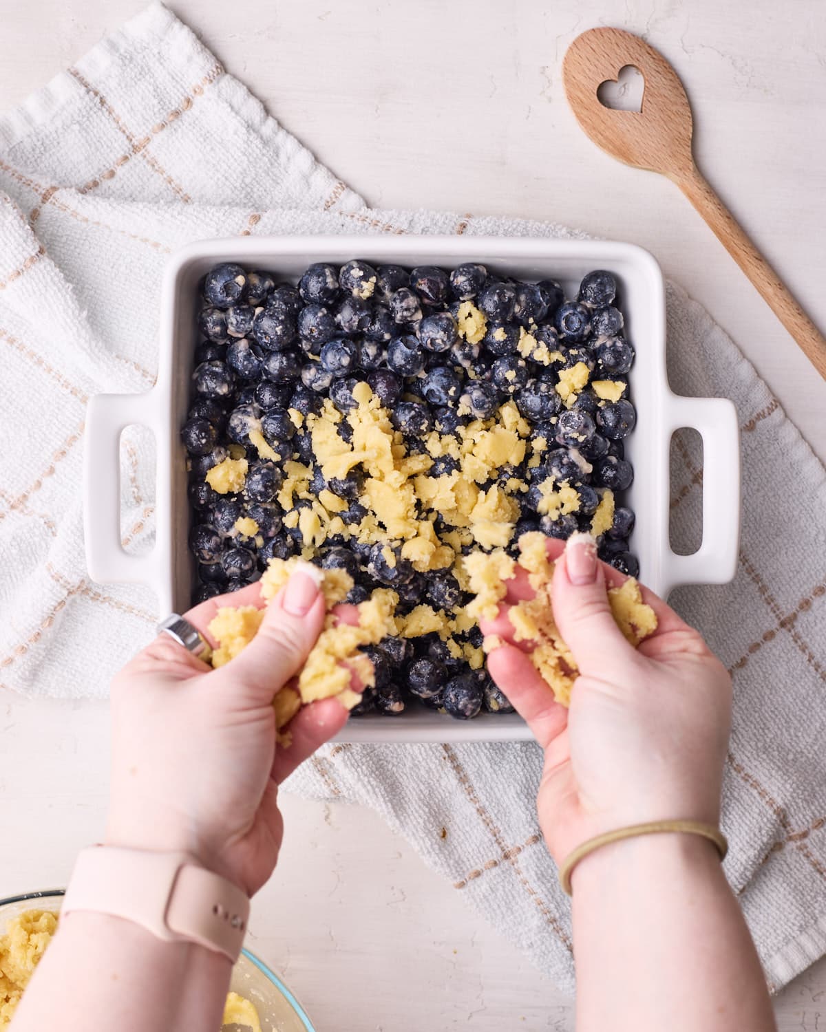 Easy Blueberry Crumble with Buttery Streusel Topping